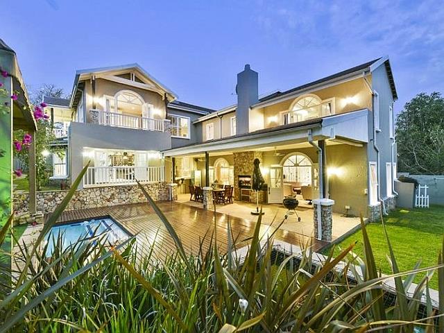 8 Sandton homes with fabulous pool and entertainment areas - Leisure, News