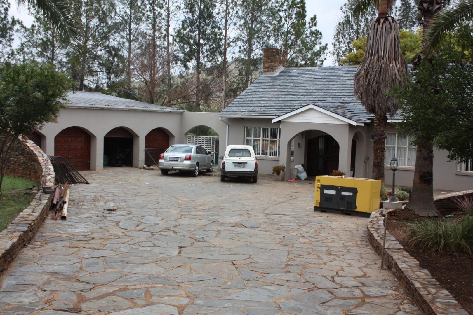 Farm for sale in Broederstroom - P24-108161667