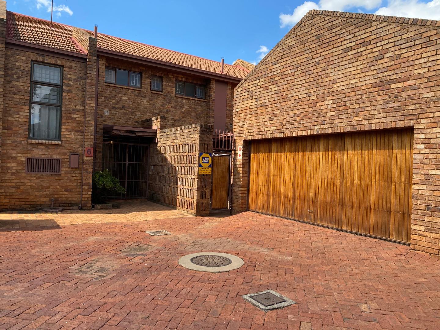 4 Bedroom Townhouse for sale in Hatfield - 9 Ss Presidentpark, 204 ...