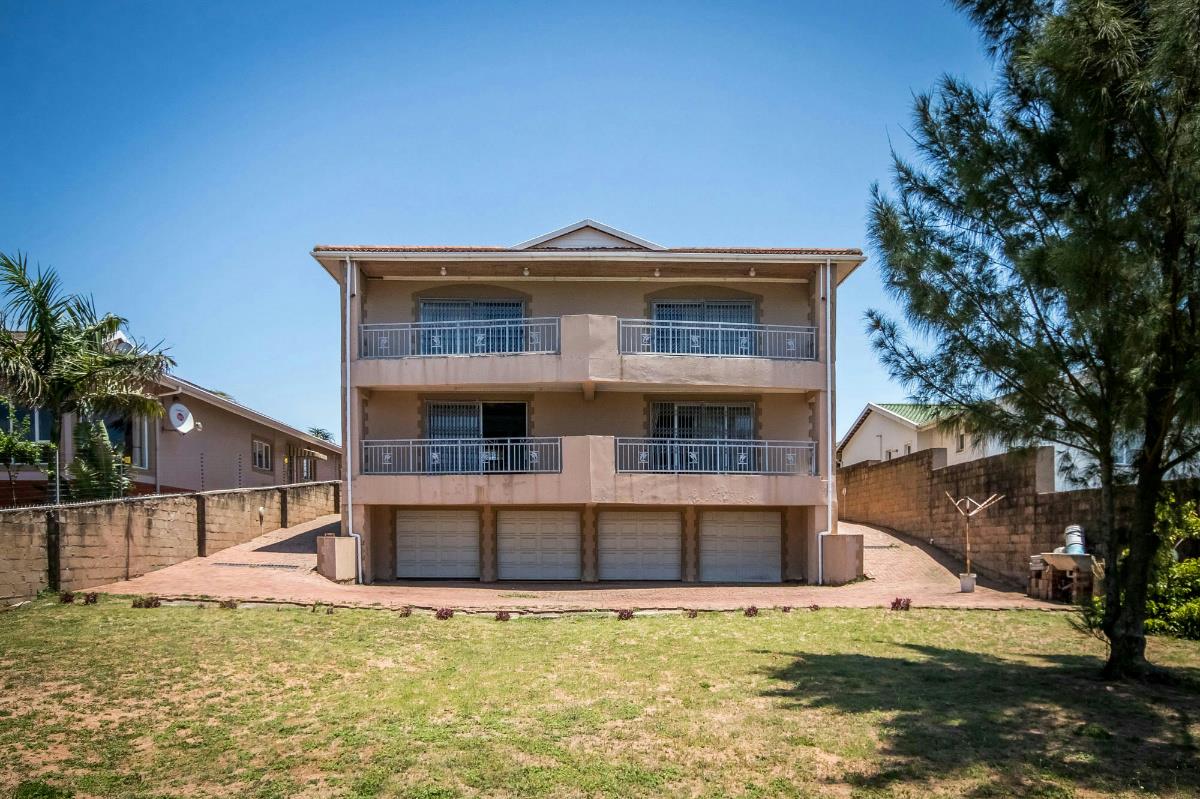 8 Bedroom House for sale in La Mercy - P24-112381361