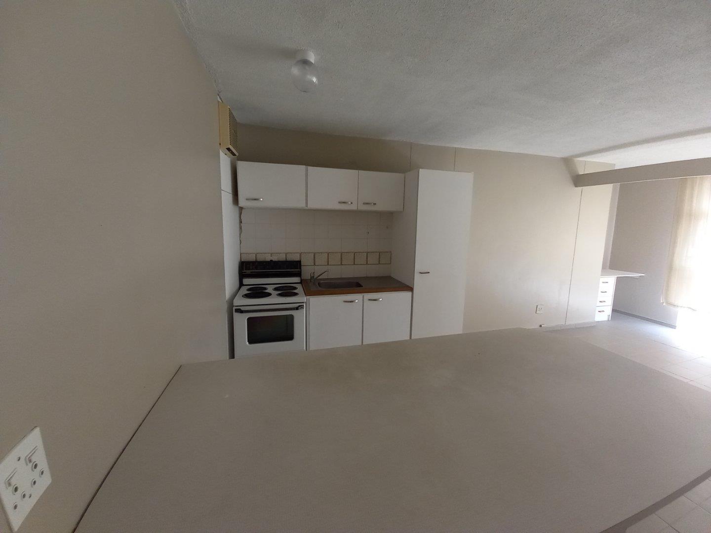 Apartment / flat to rent in Pretoria Central - Read Towers, 17 Read ...