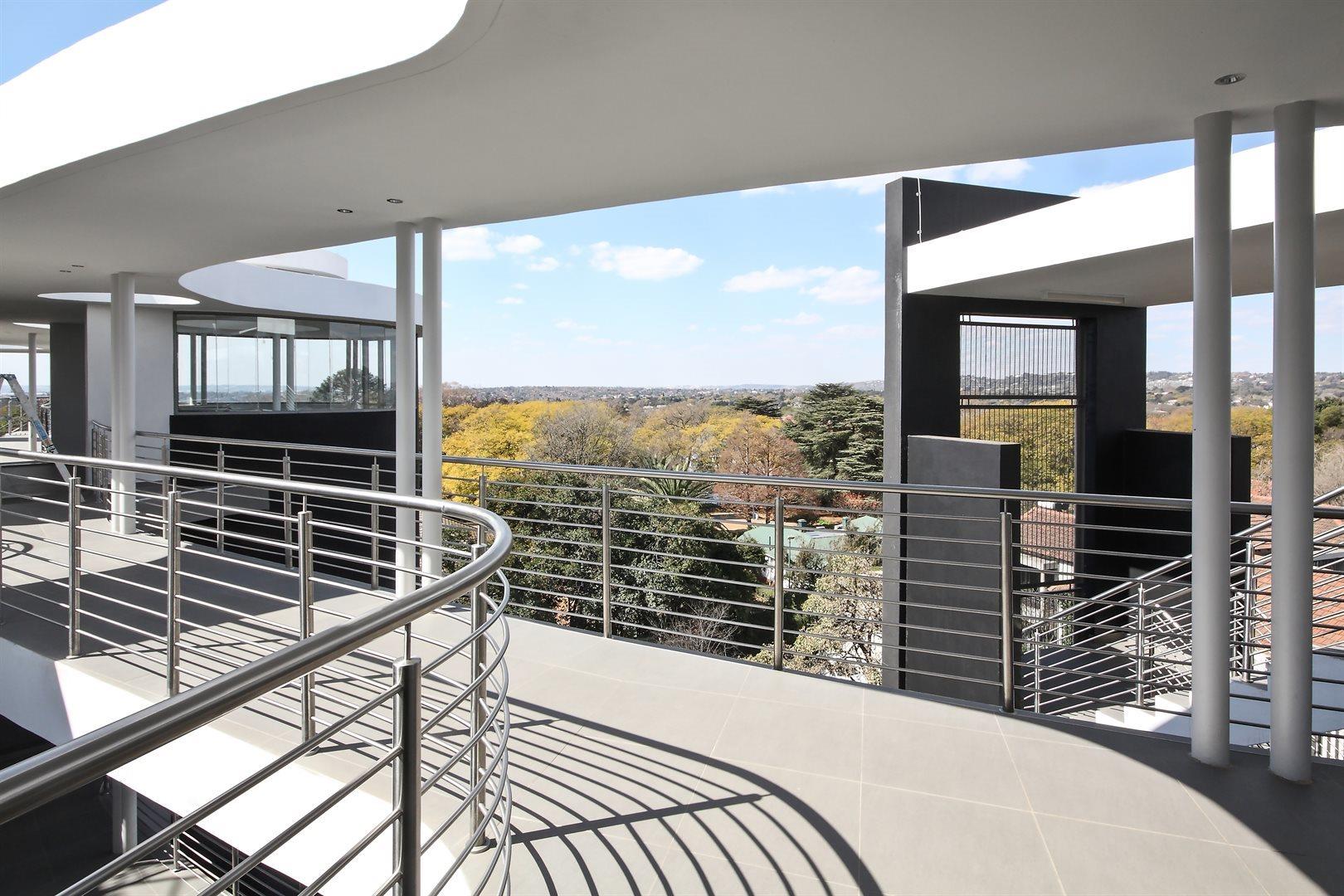 2 Bedroom Apartment / flat for sale in Melrose - P24-105458501