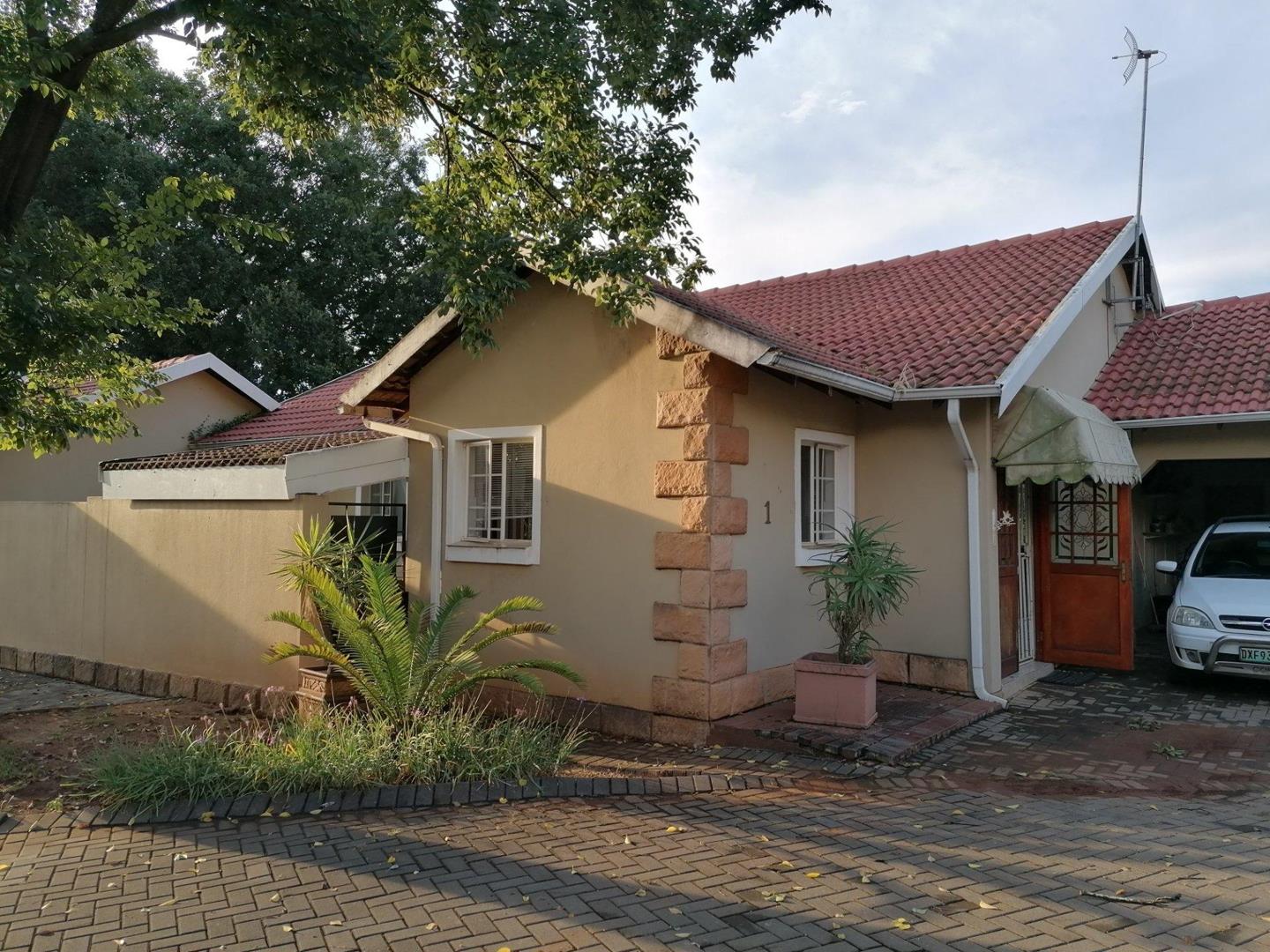 Eldoraigne Property : Townhouses to rent in Eldoraigne : Property24.com