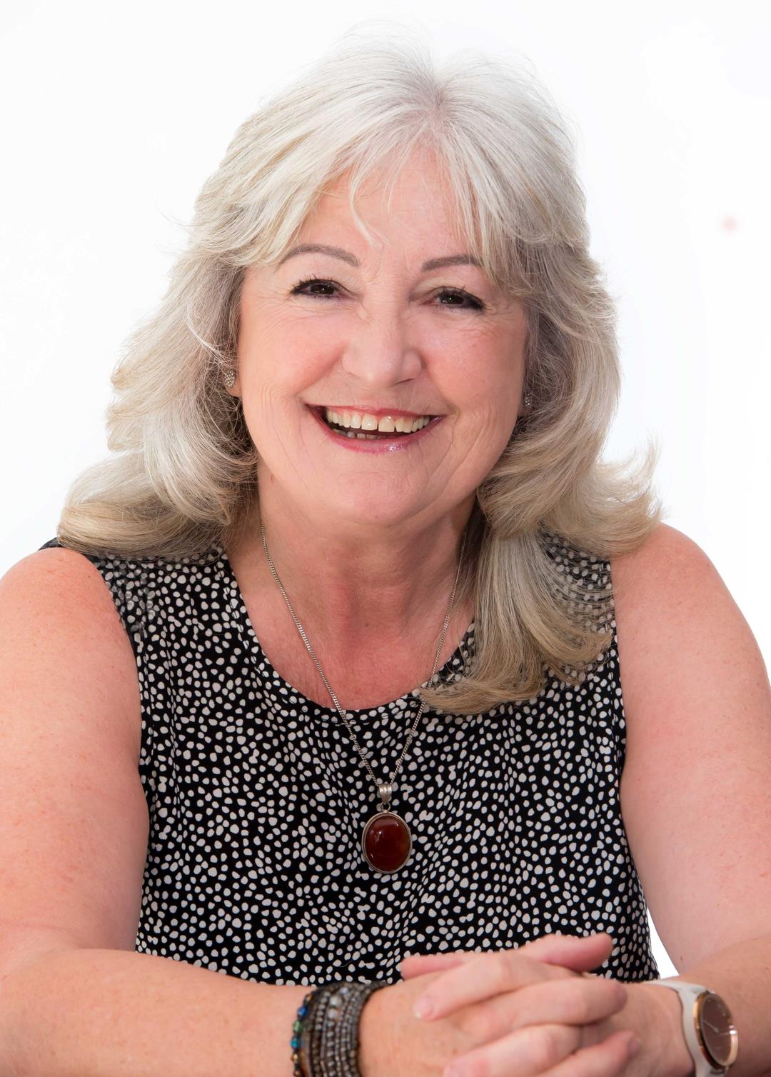 Agent profile for Tracy Bayett