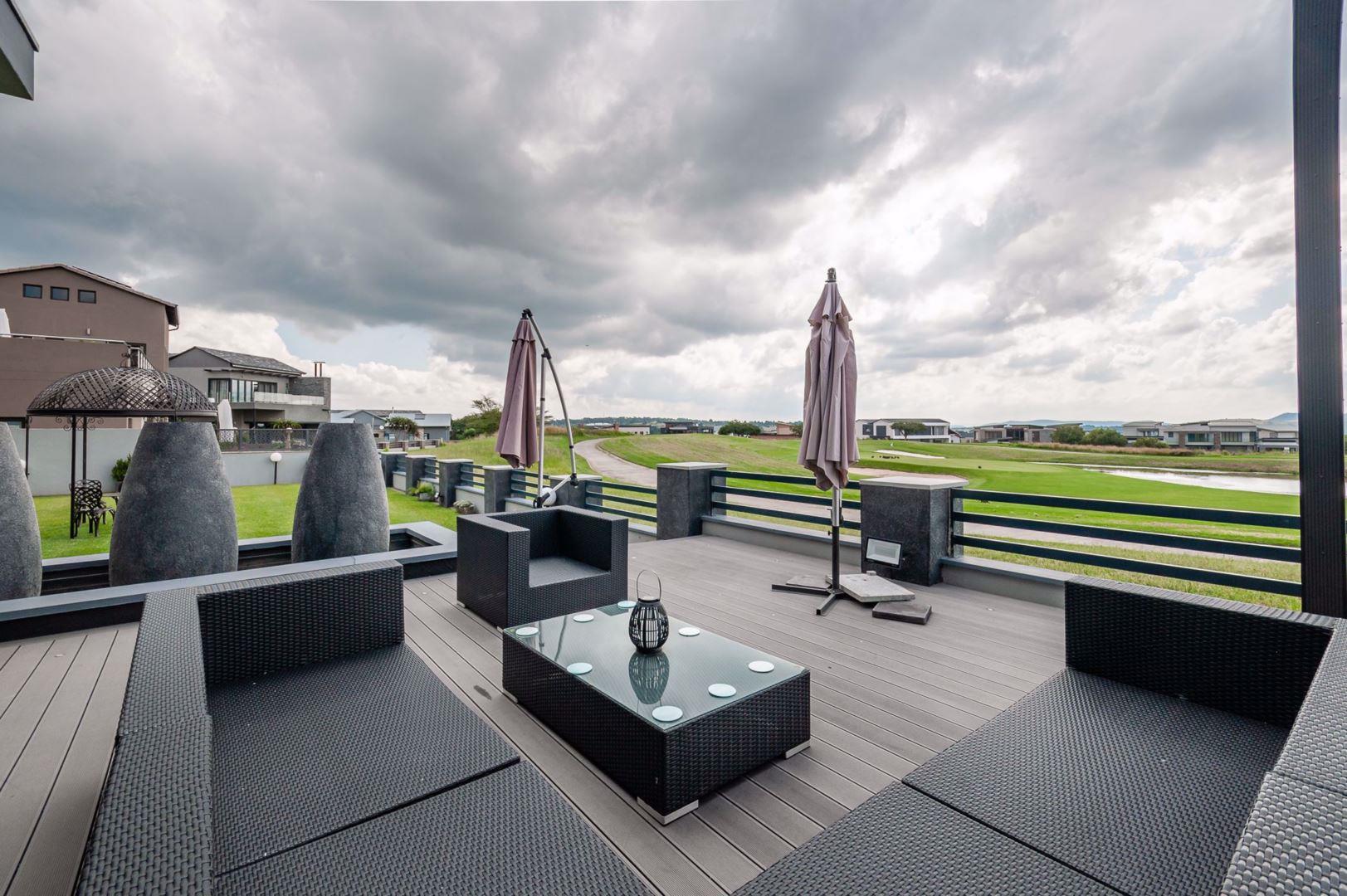 6 Bedroom House for sale in Copperleaf Estate - P24-111097516