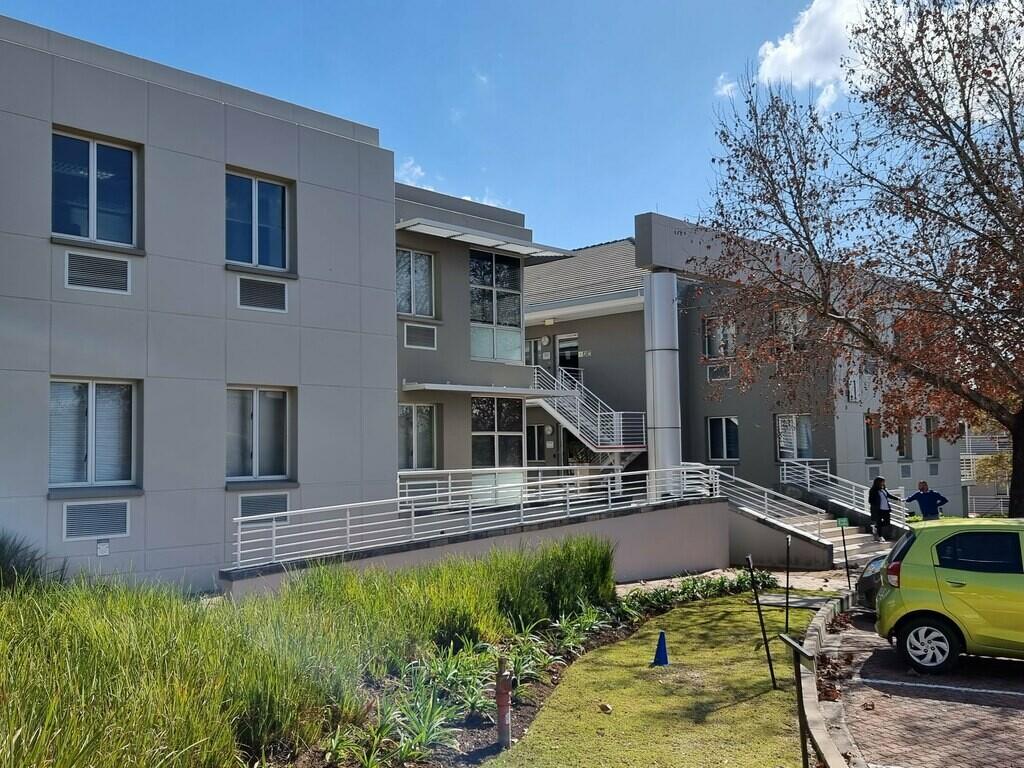 Greenstone Hill Property : Property and houses to rent in Greenstone ...