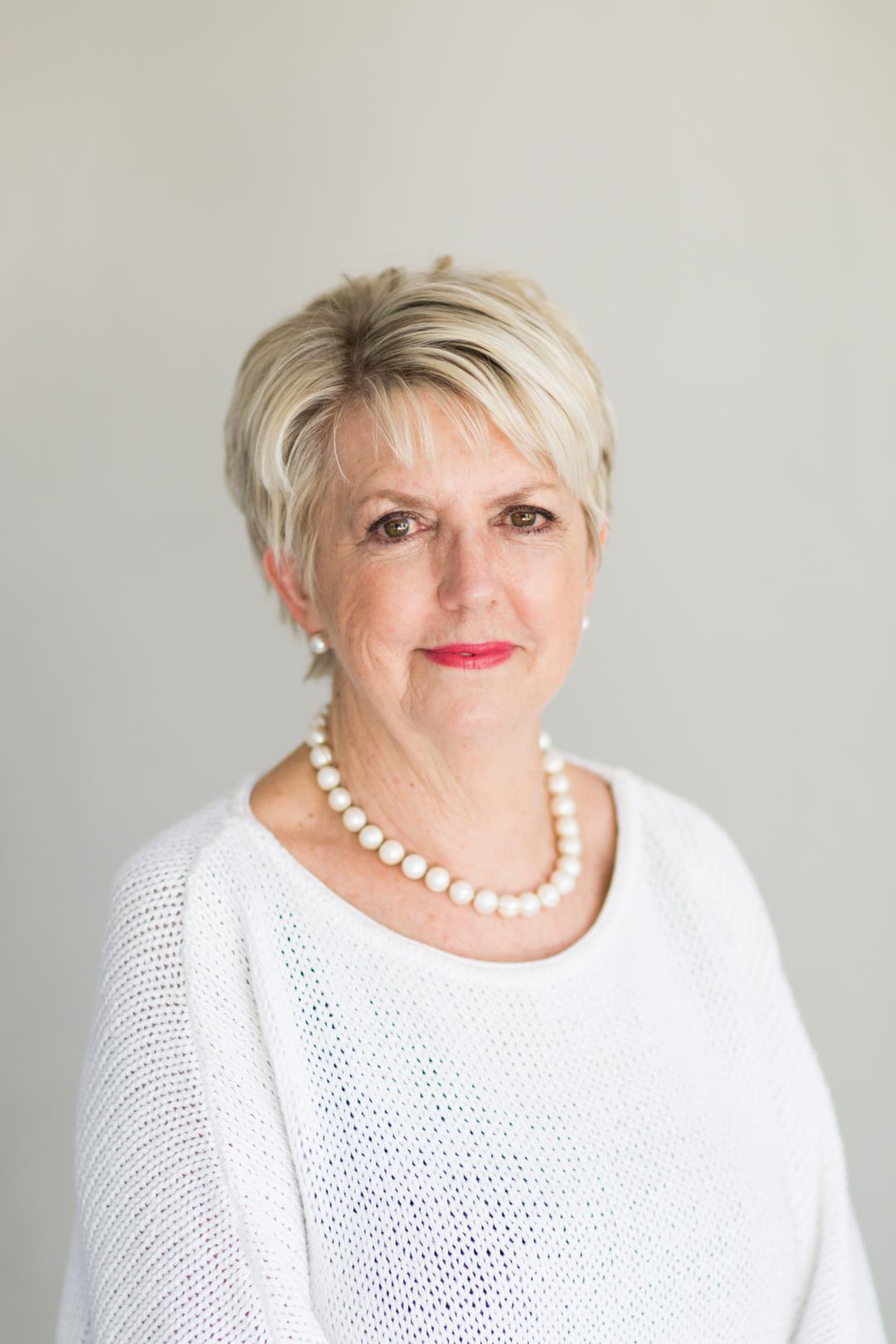 Agent profile for Lynne Roux-Harris