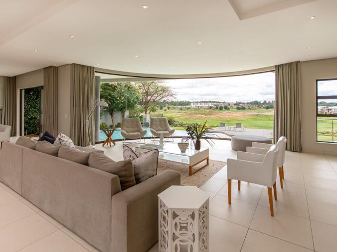 5 Bedroom House for Sale in Ebotse Golf Estate