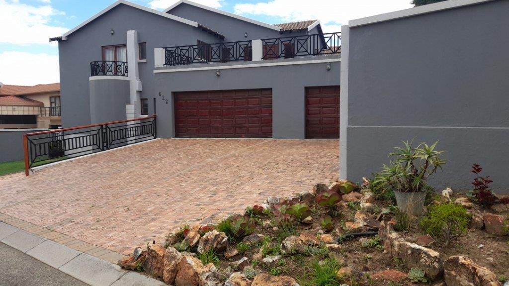 4 Bedroom House to rent in Carlswald North Estate - P24-112115932