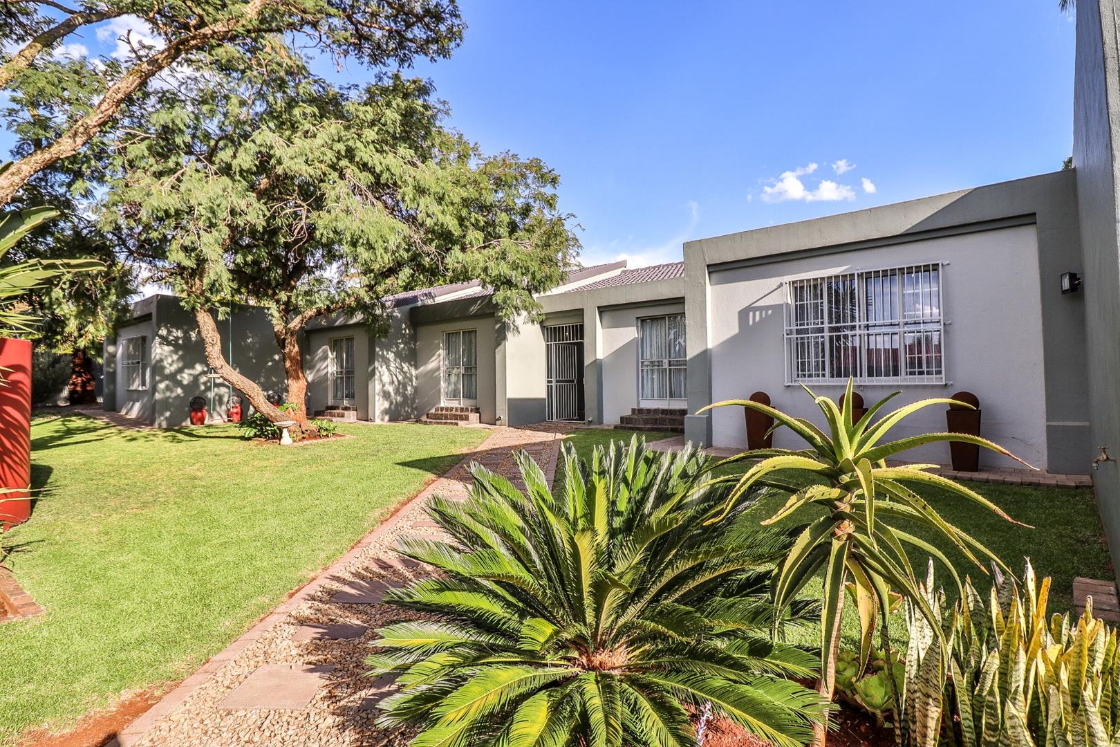 Garsfontein Property : Property and houses for sale in Garsfontein ...