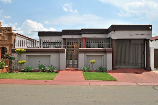 Diepkloof Zone 4 Property : Houses for sale in Diepkloof Zone 4 : Property24.com