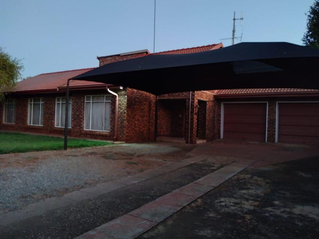 3 Bedroom House for sale in Dassie Rand - P24-112255839