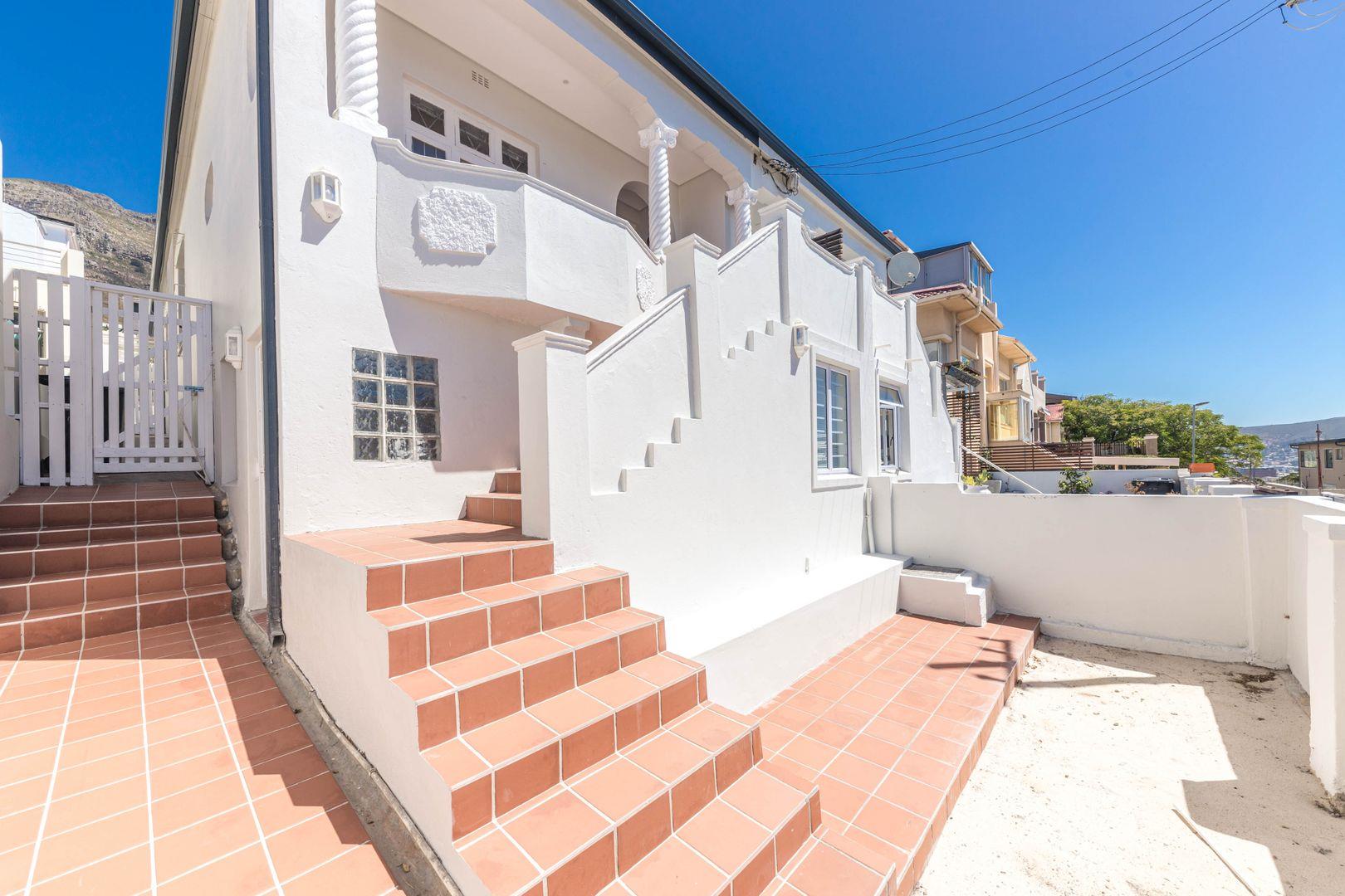 3 Bedroom House for sale in Walmer Estate - P24-112359771