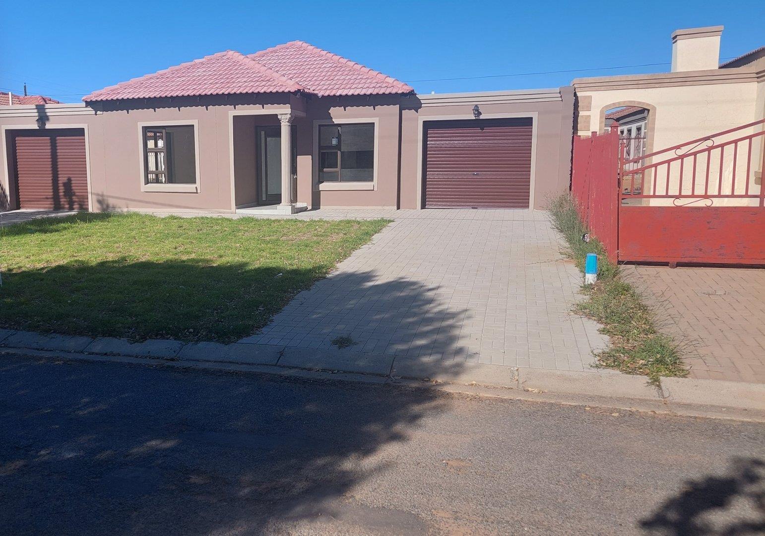 Mandela View, Bloemfontein Property : Property and houses for sale in ...