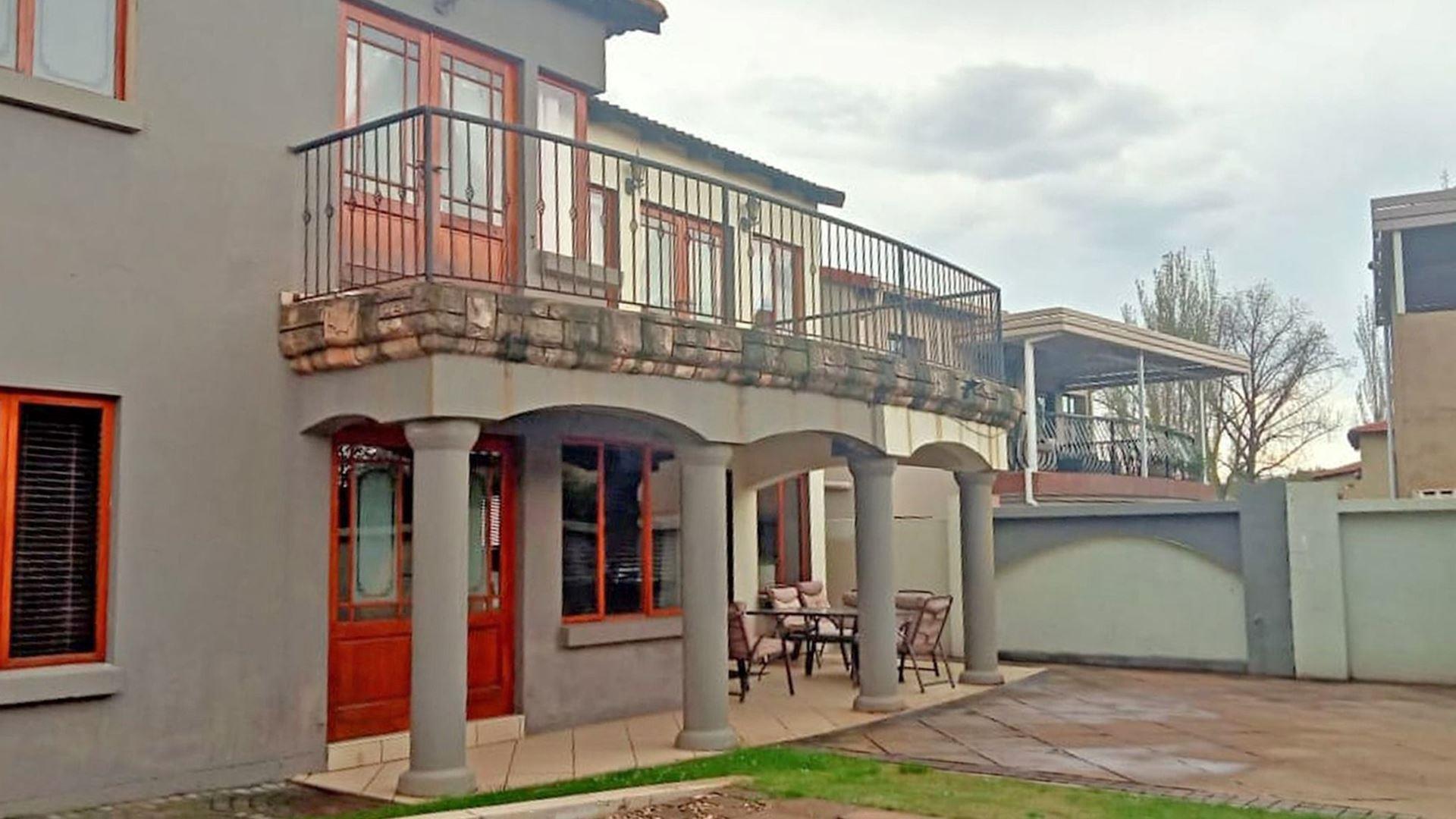 4 Bedroom House for sale in Emfuleni Golf Estate - P24-112611626