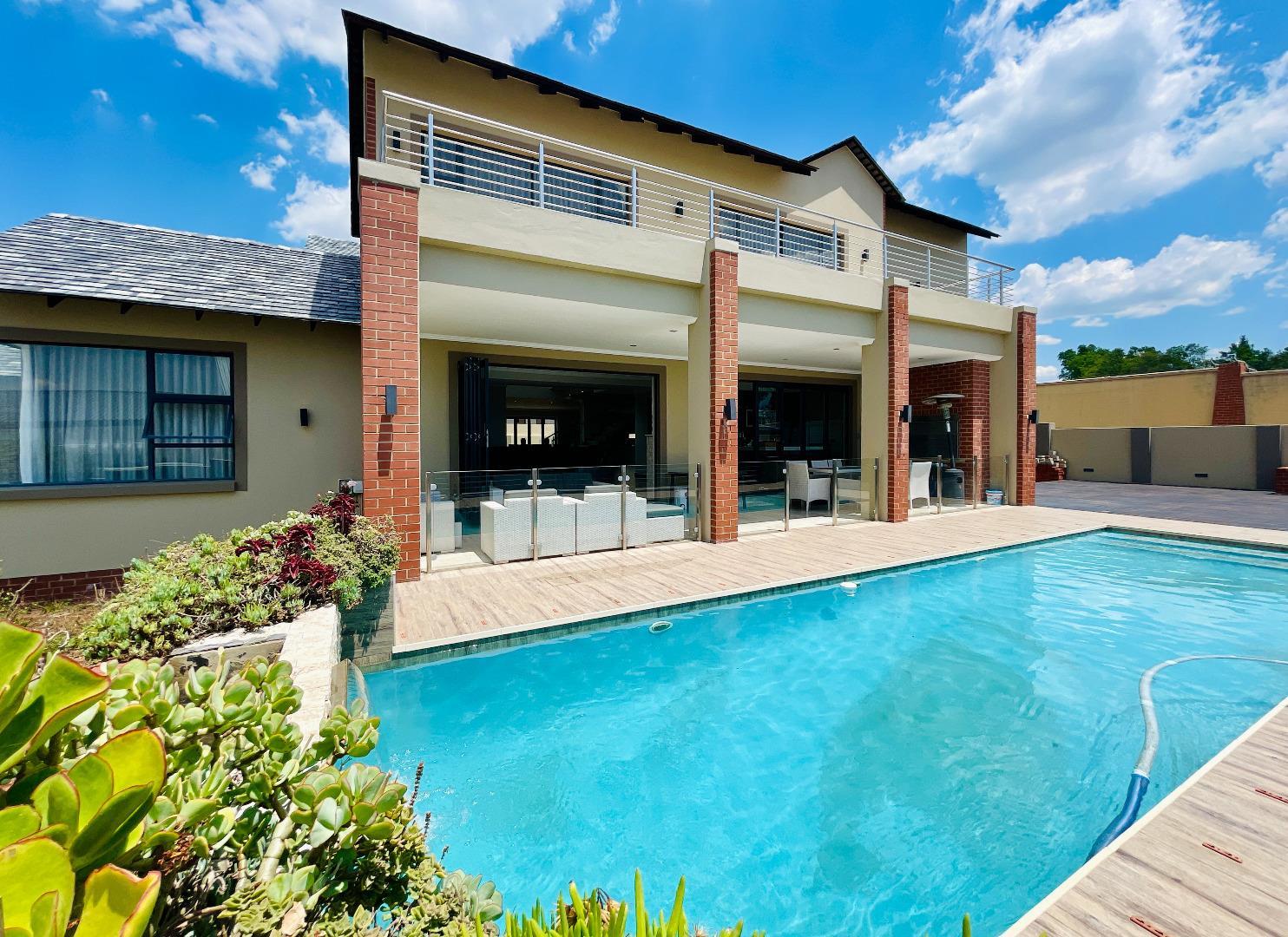 5 Bedroom House for sale in Waterfall Country Estate - P24-111980941