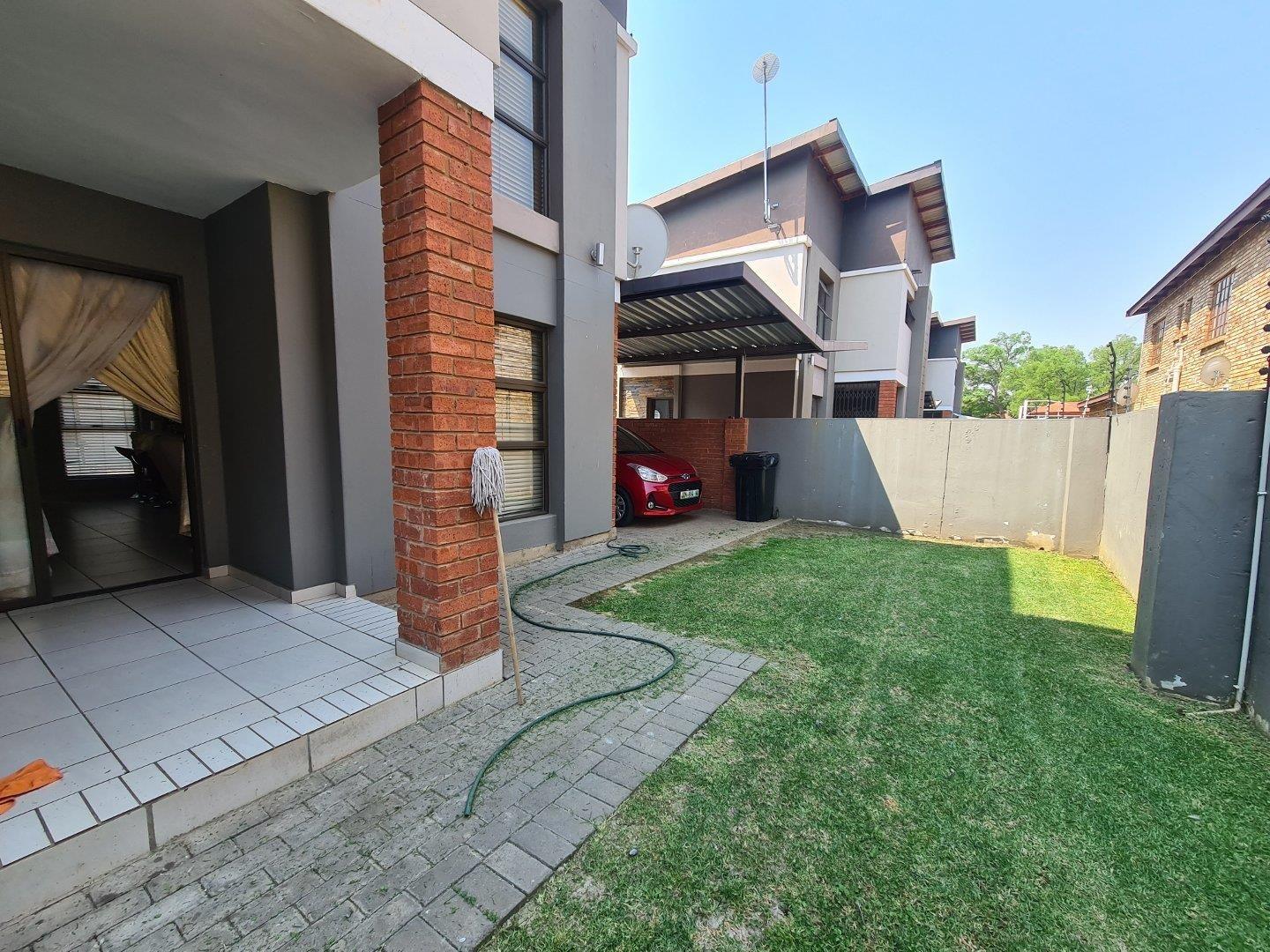 2 Bedroom Townhouse for sale in Die Bult - The Village, 71 Goud Street ...