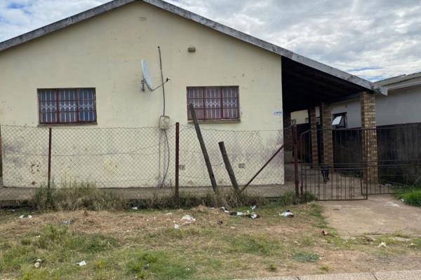 Houses for sale by Beatrice Kanyemba