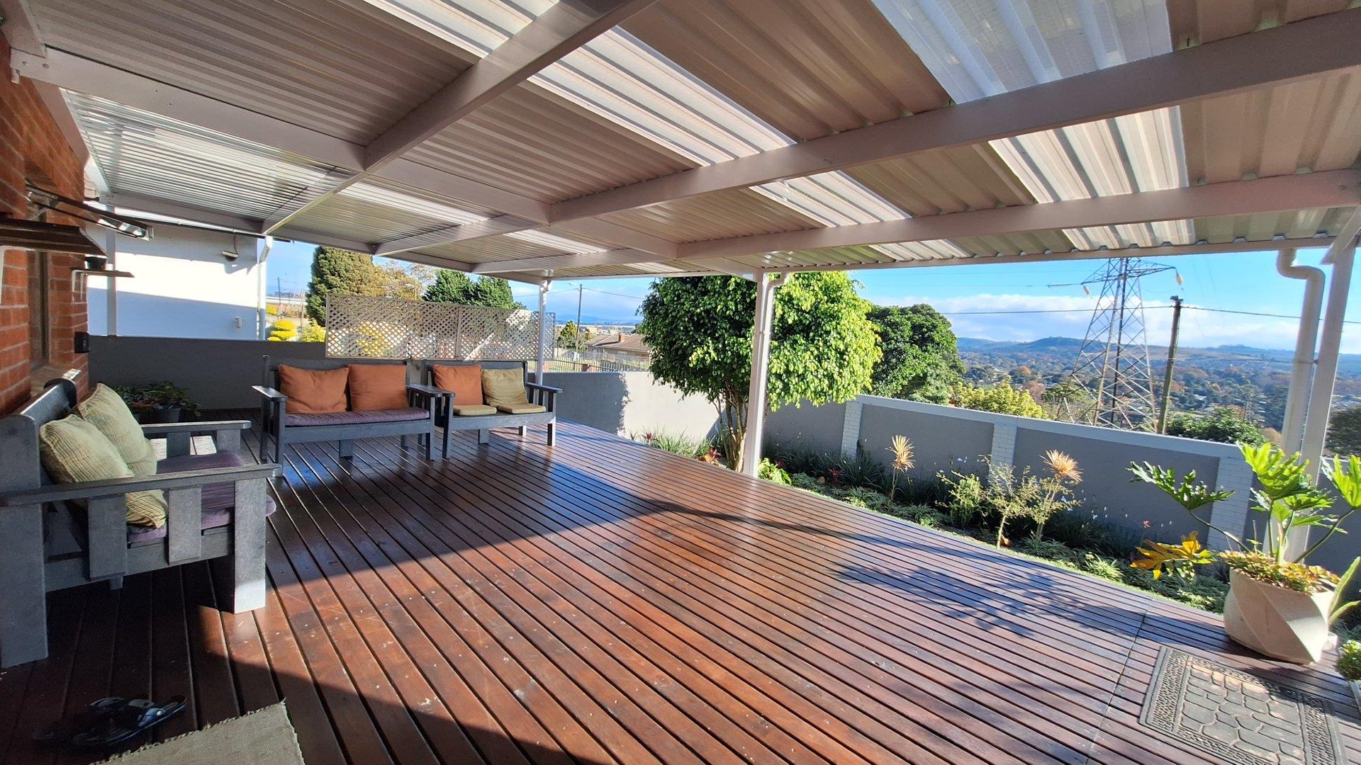 5 Bedroom House for sale in Howick West - P24-112736540