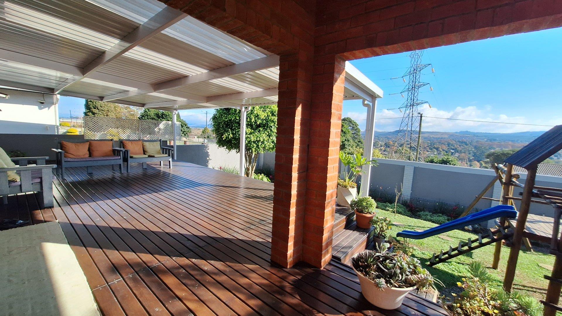 5 Bedroom House for sale in Howick West - P24-112736540