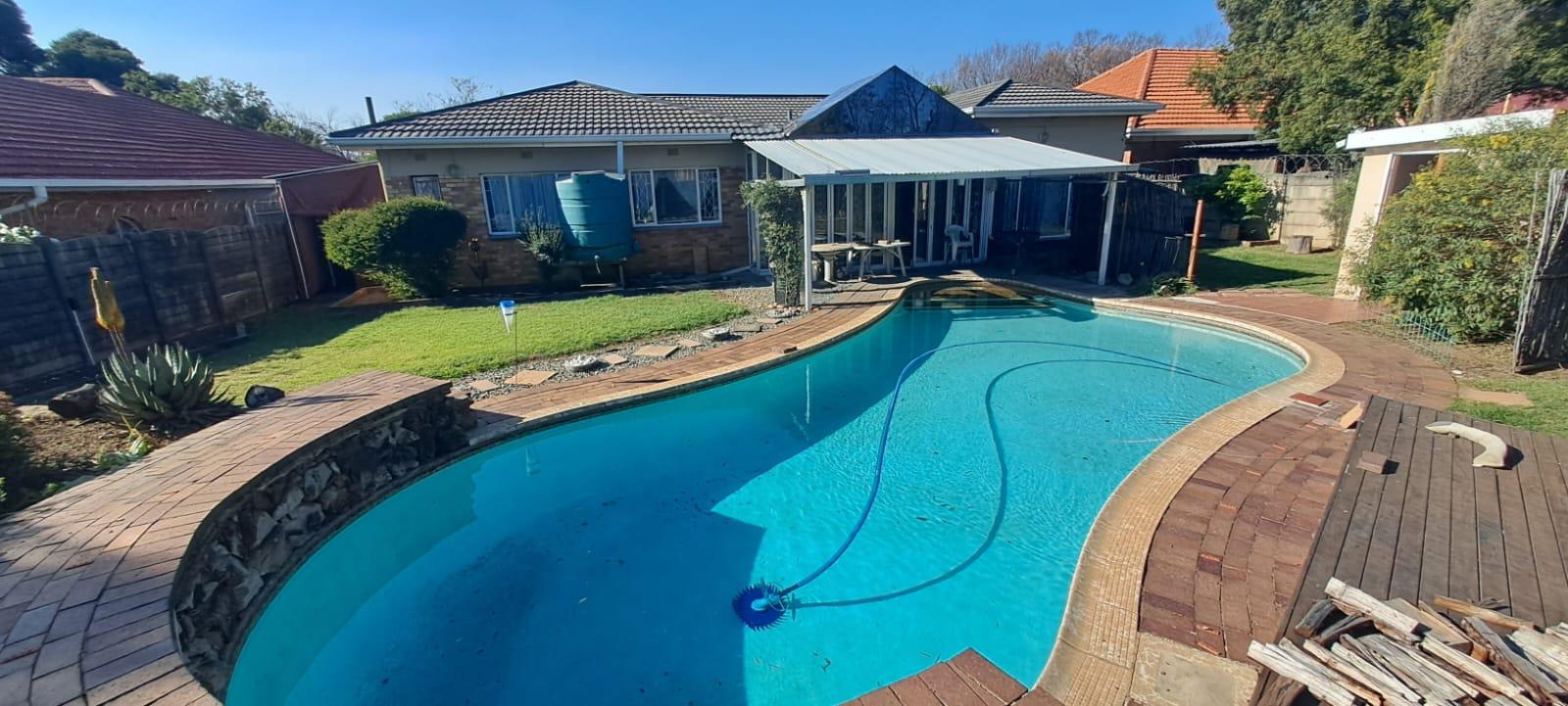 3 Bedroom House for sale in Selcourt - P24-116357645