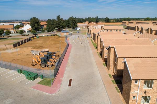 Randfontein Central Property : Apartments / flats to rent in ...
