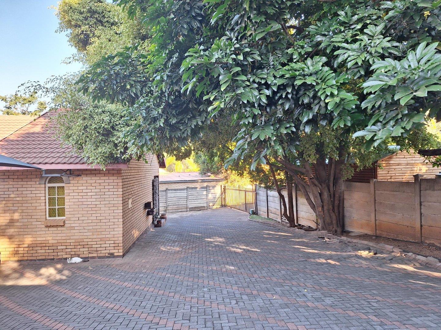 Geelhoutpark Property : Property and houses for sale in Geelhoutpark ...