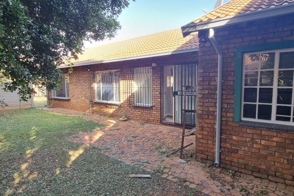 Pierre Van Ryneveld Property : Townhouses to rent in Pierre Van ...