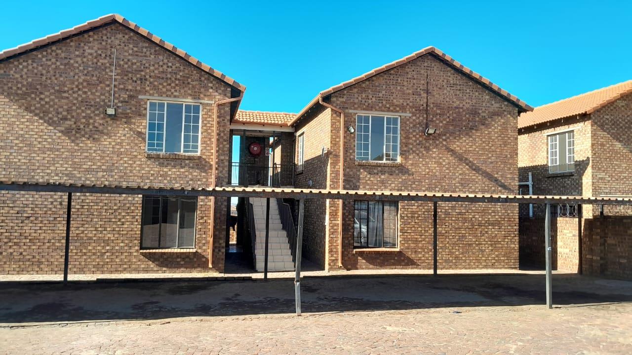 2 Bedroom House for sale in Duvha Park - P24-112962053