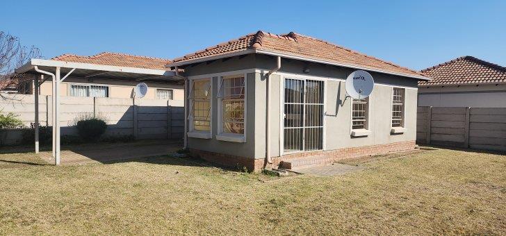 3 Bedroom House for sale in Andeon - P24-116693997