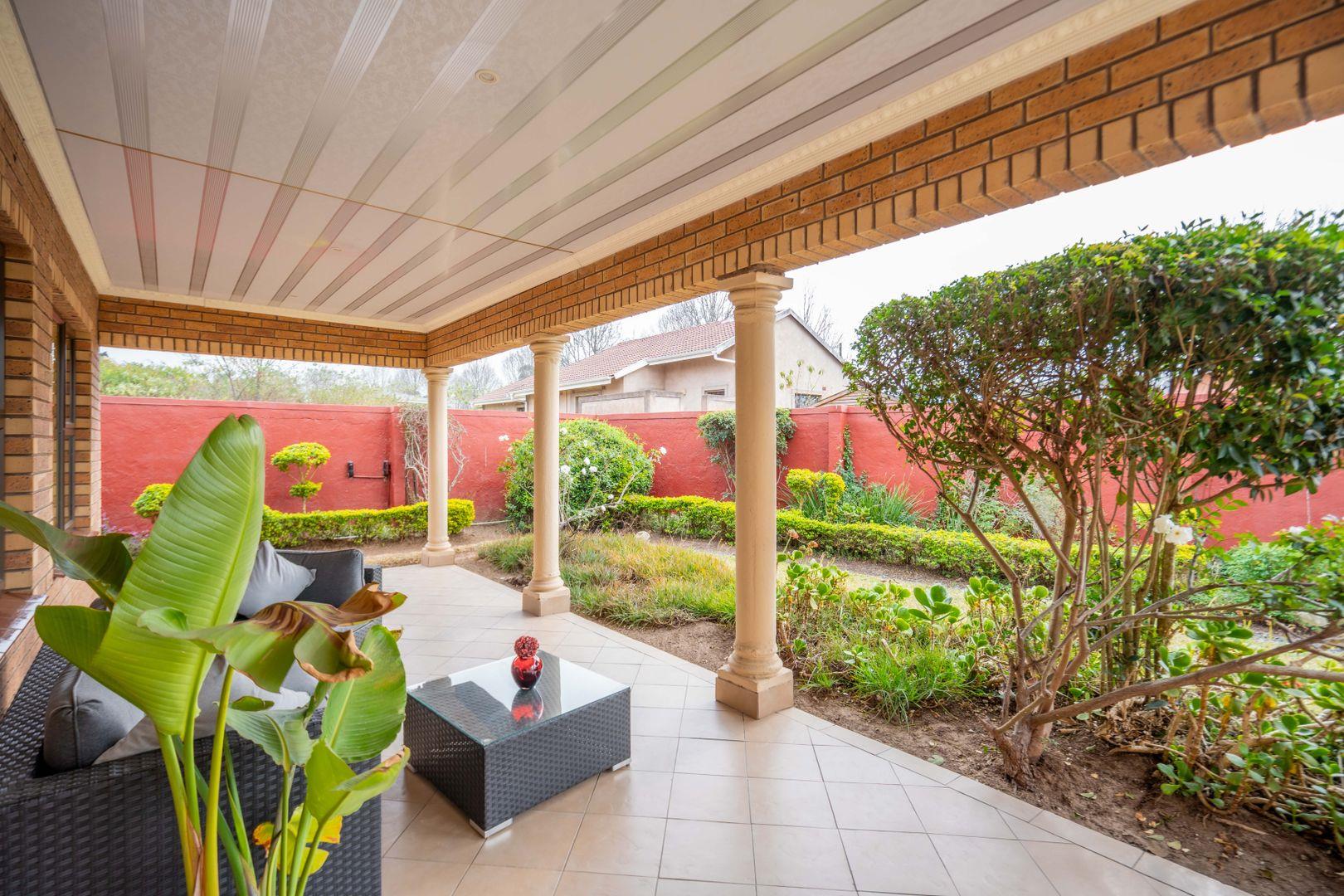 4 Bedroom House for sale in Cato Ridge - P24-113109481