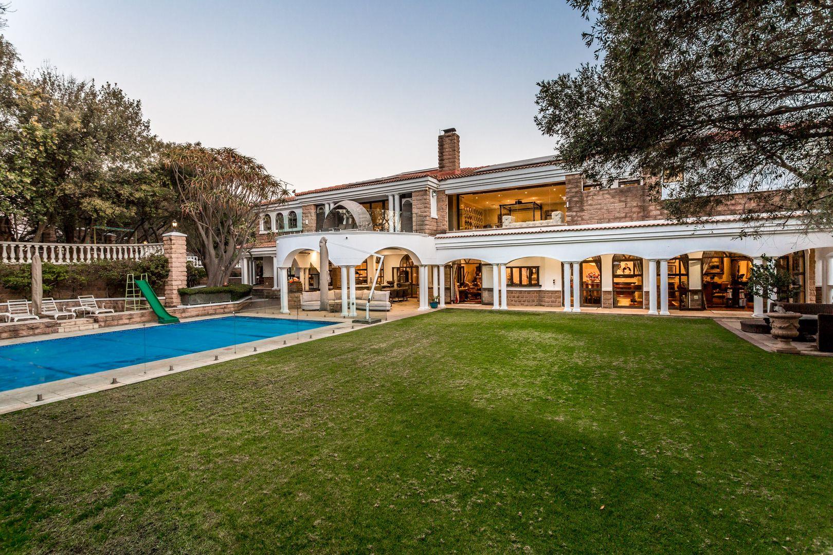 6 Bedroom House for sale in Dainfern Golf Estate - P24-113122812