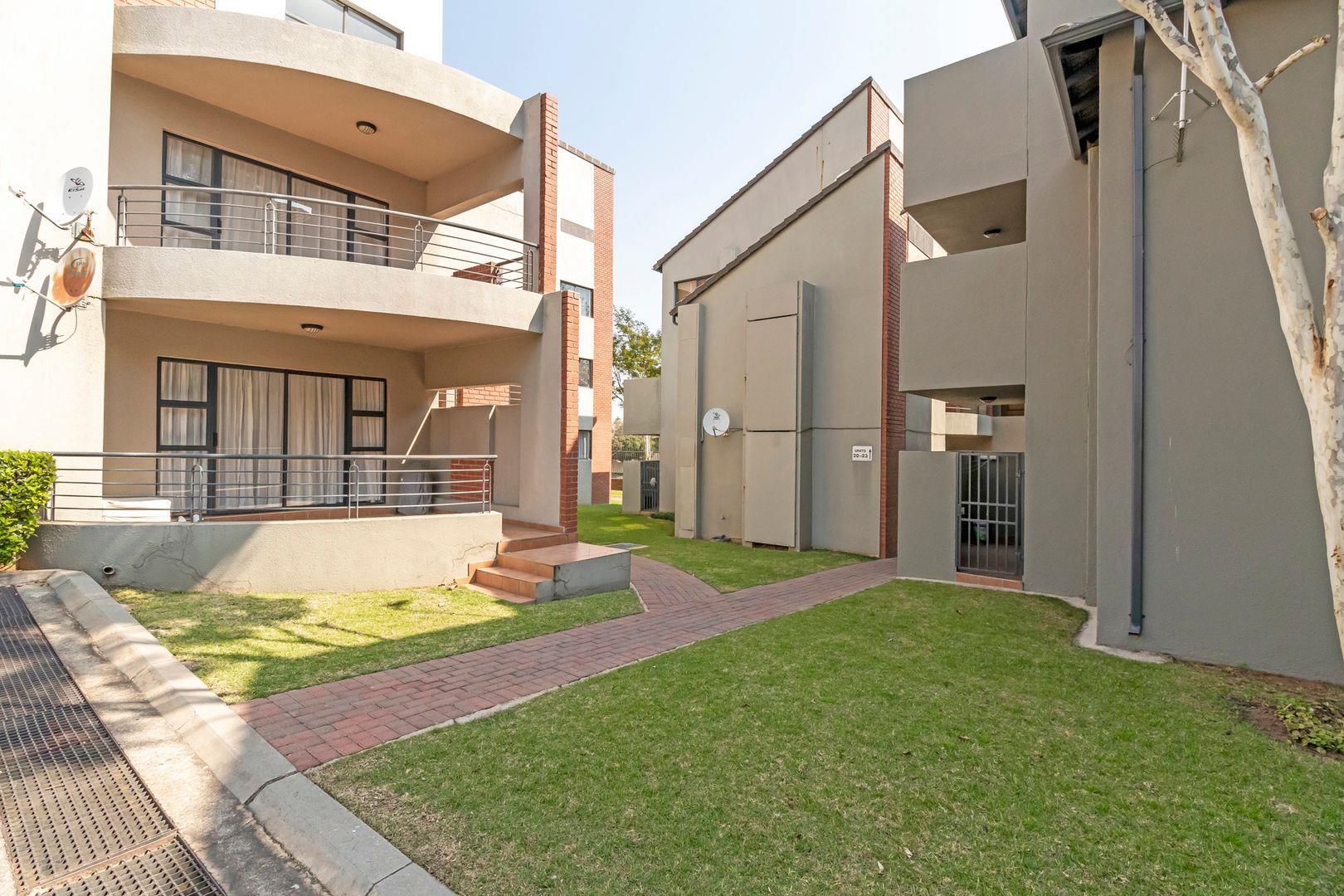 2 Bedroom Apartment / flat for sale in Dainfern - P24-113209765