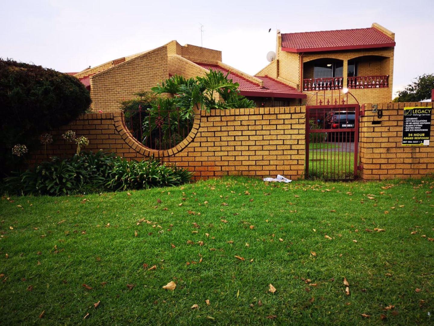 3 Bedroom House for sale in Bakerton - P24-113294252