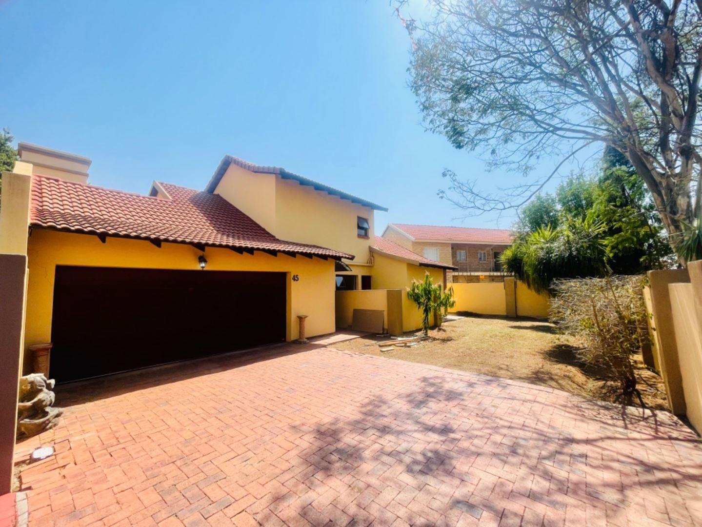 Geelhoutpark Property : Townhouses for sale in Geelhoutpark ...