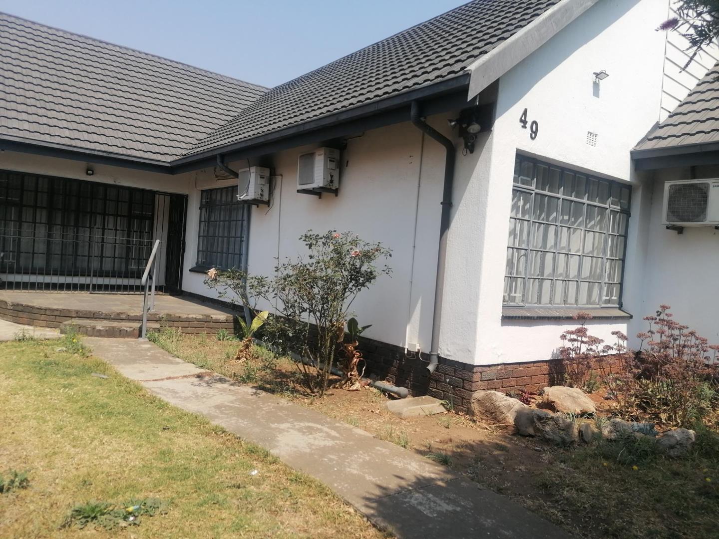 3 Bedroom House for sale in Benoni Central - P24-113364799