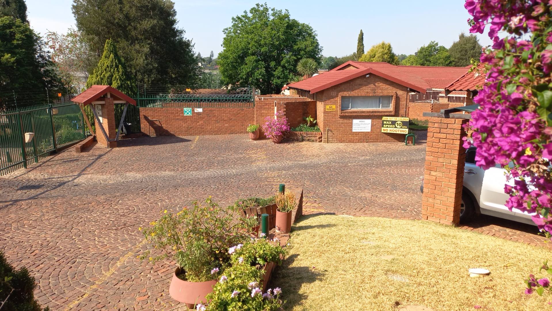 4 Bedroom Townhouse for sale in Corlett Gardens - 18 Ss River Mews, 14 ...