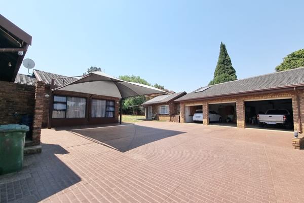 Birch Acres Property : Property and houses for sale in Birch Acres ...