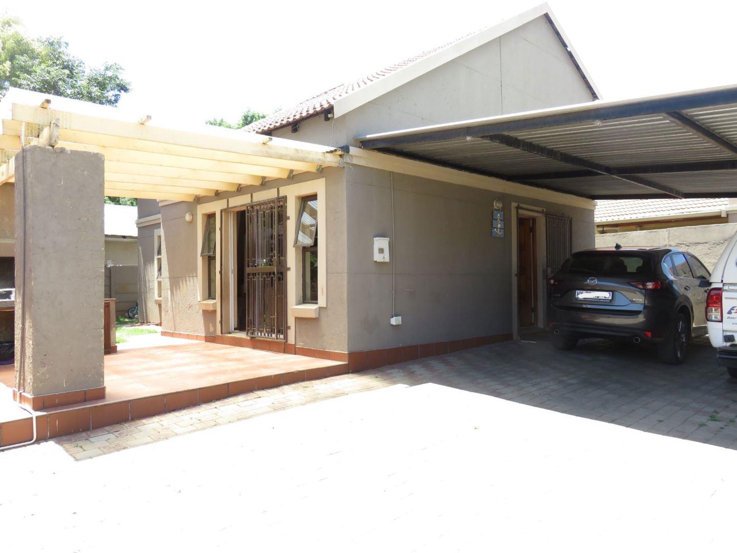 3 Bedroom House for sale in Terenure - 195 Bergrivier Drive - P24-113647775