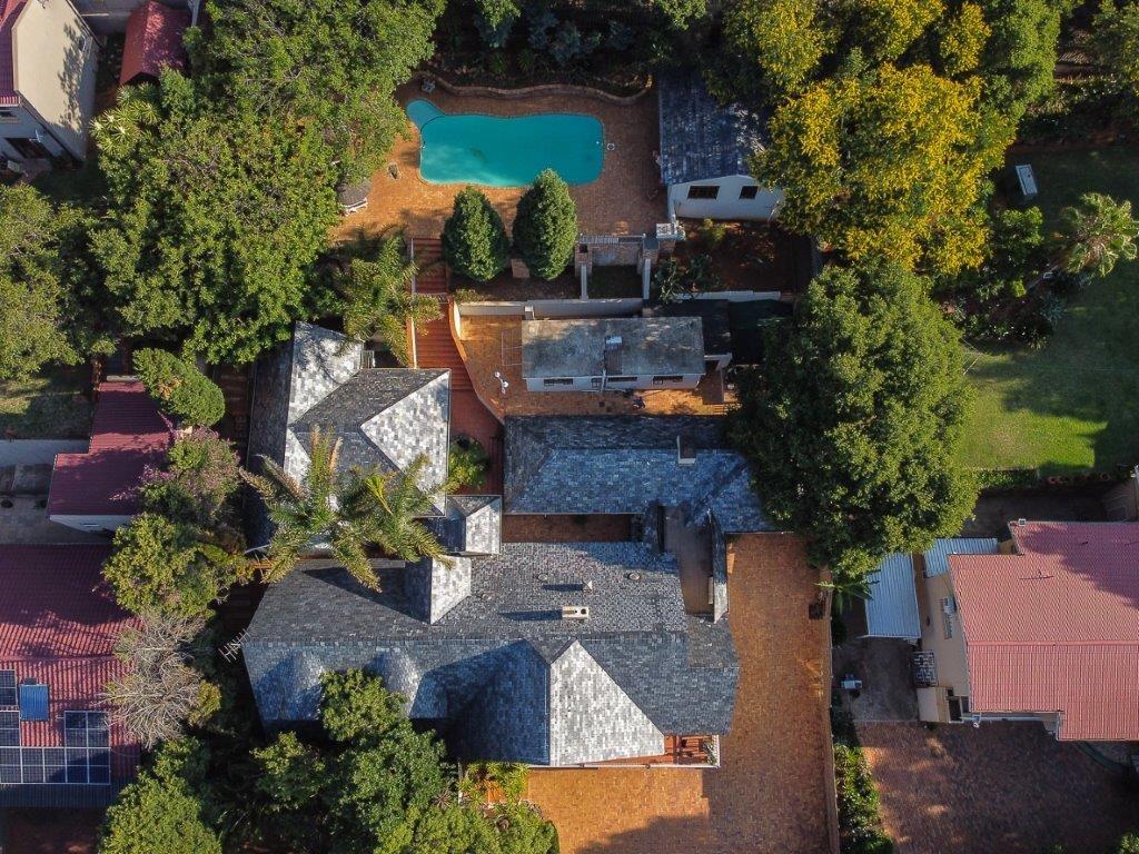 4 Bedroom House for sale in Mondeor - P24-113656534