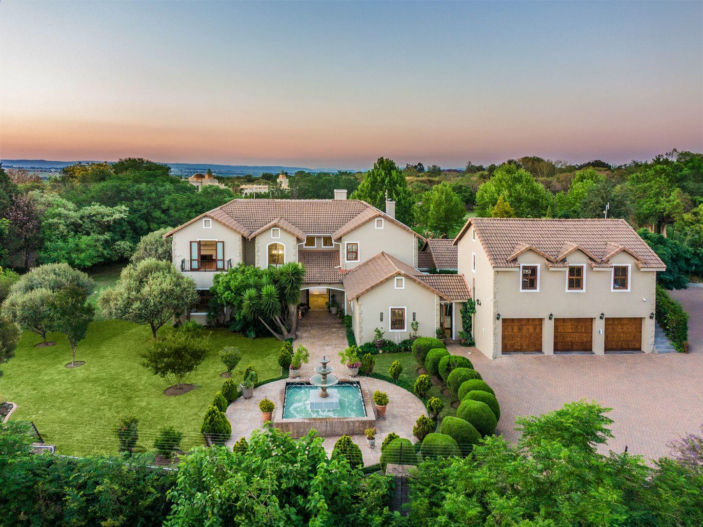 7 Bedroom House for sale in Chartwell - P24-113664522