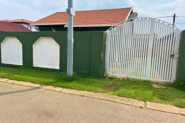 Dobsonville Property : Houses to rent in Dobsonville : Property24.com