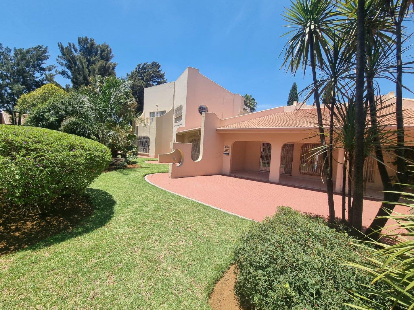 4 Bedroom House for sale in Vanderbijlpark SE 3 - P24-113767875