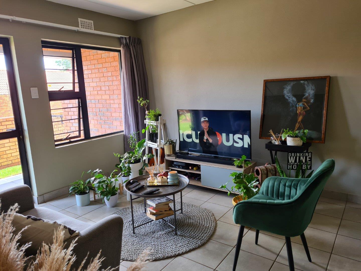 2 Bedroom Apartment / flat to rent in La Montagne - Lemon Tree ...