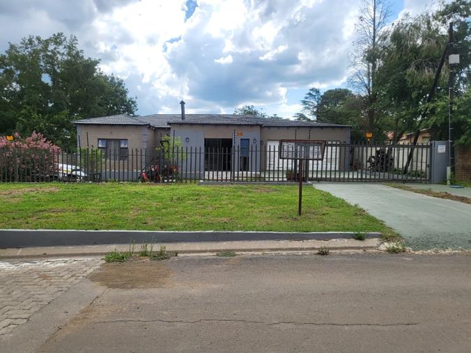 5 Bedroom House for Sale in Standerton Central