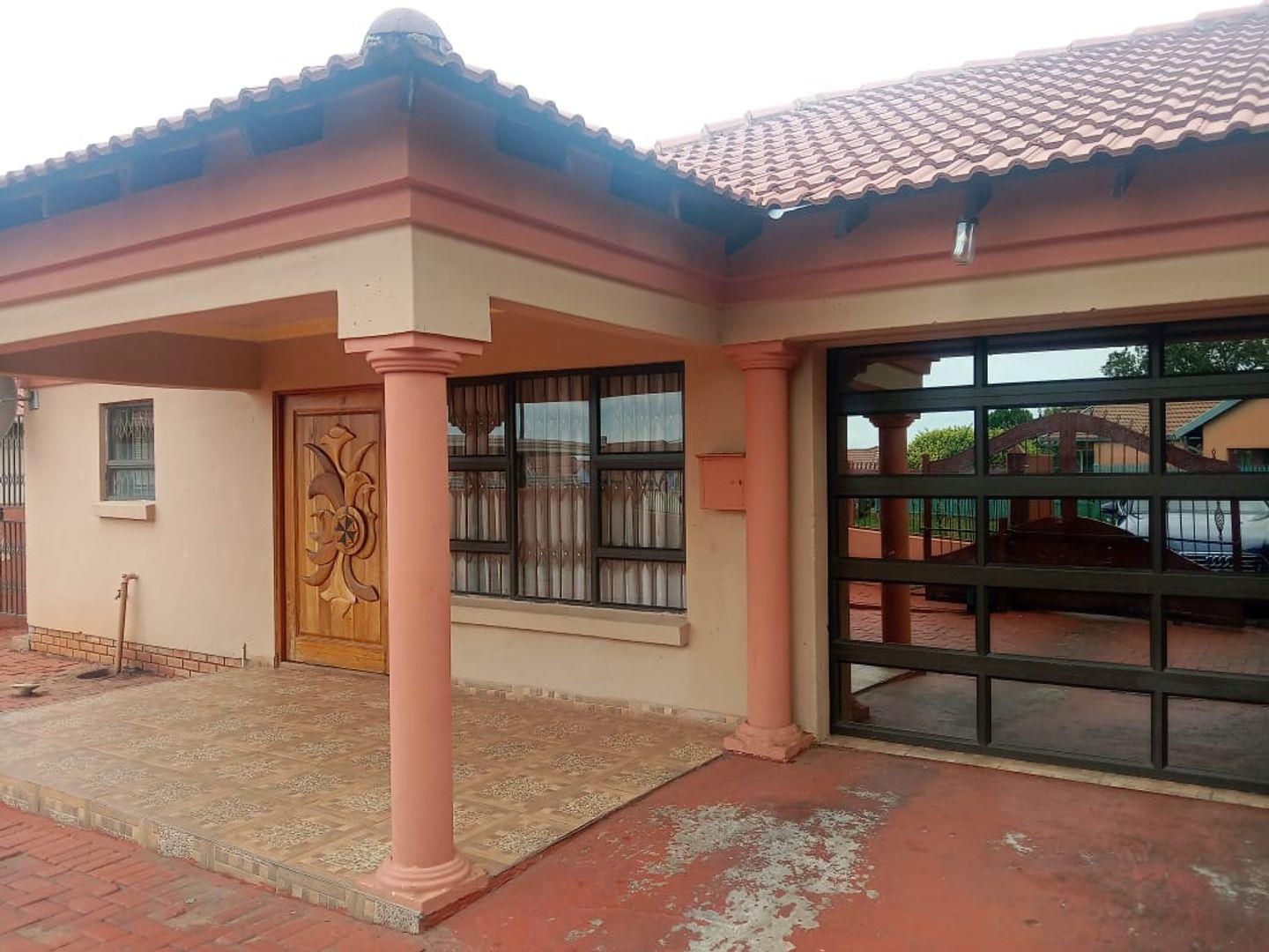 Property and houses for sale in Rustenburg : Rustenburg Property ...