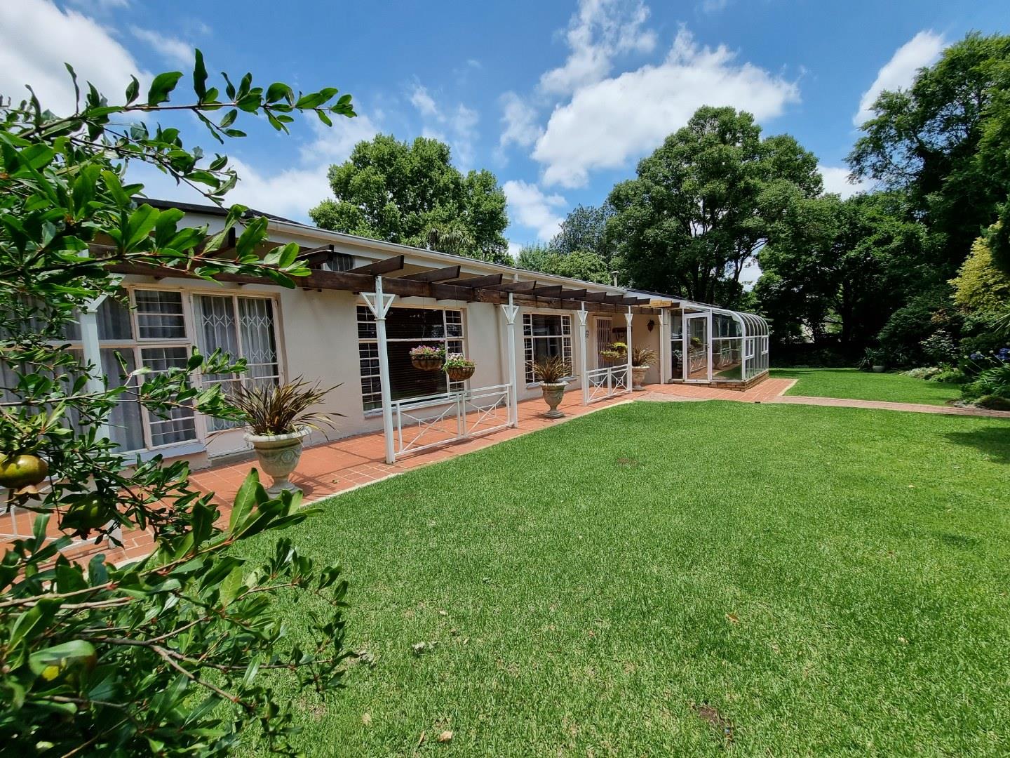 5 Bedroom House for sale in Harrismith - P24-113830708