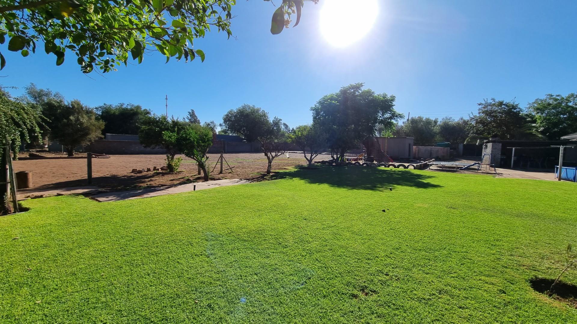 Vacant land / plot for sale in Postmasburg - P24-113856558