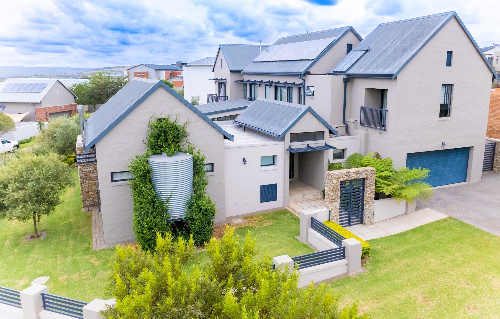 5 Bedroom House for sale in Copperleaf Estate - P24-112634692