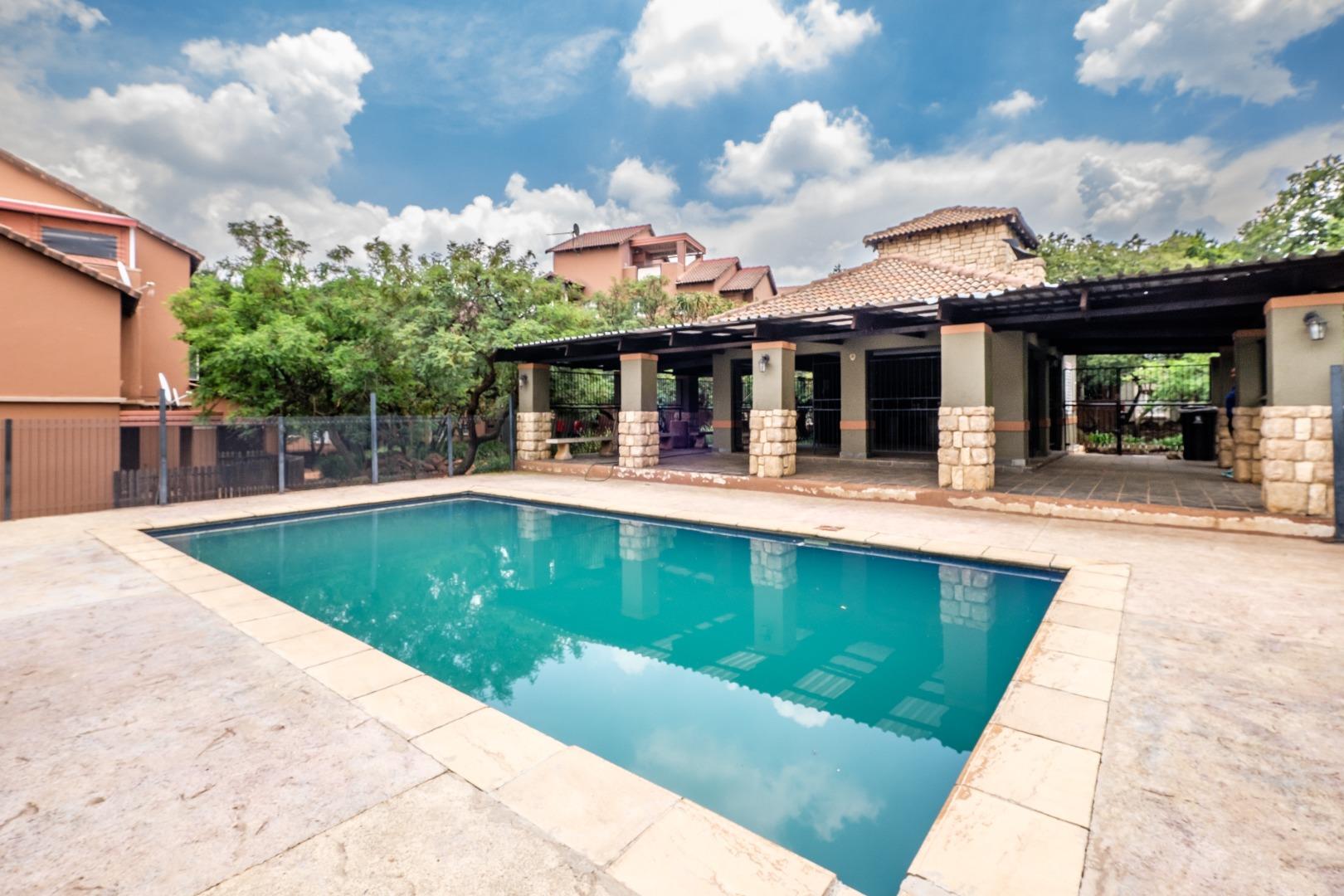 2 Bedroom Apartment / flat for sale in Castleview - Stone Arch Estate, 180 Sunstone Road - P24 ...